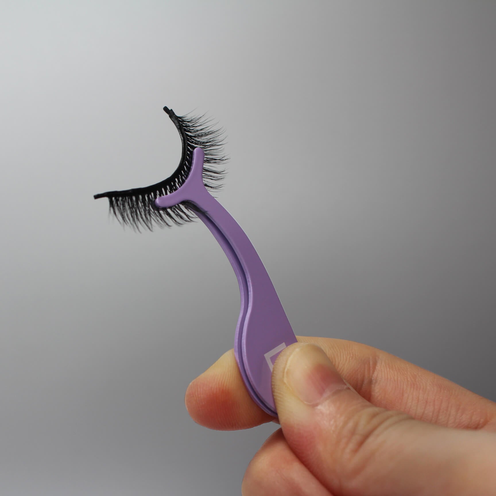 Self-Adhesive Eyelashes – LashBuddy